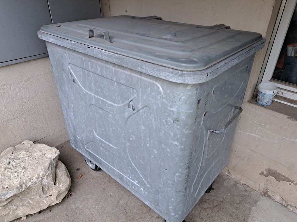 Abfall Container 800 ltr (Gebraucht) in für CHF 350 – nur Abholung auf ...