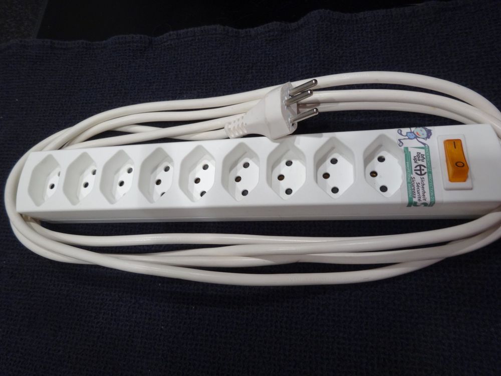 Steckleiste weiss 9 Eingänge 3 Meter Lang (Neu (gemäss Beschreibung ...