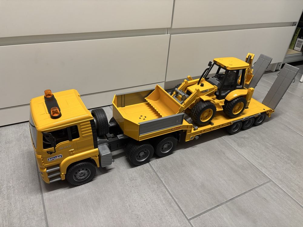 Bruder MAN Tieflader mit JCB Bagger - Top Zustand! (Gebraucht) in ...