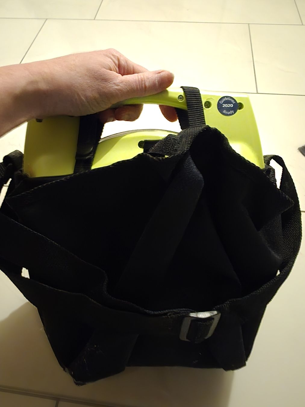 Zoll AED Plus Defibrillator mit Tasche - Neuwertig! (Neu (gemäss ...