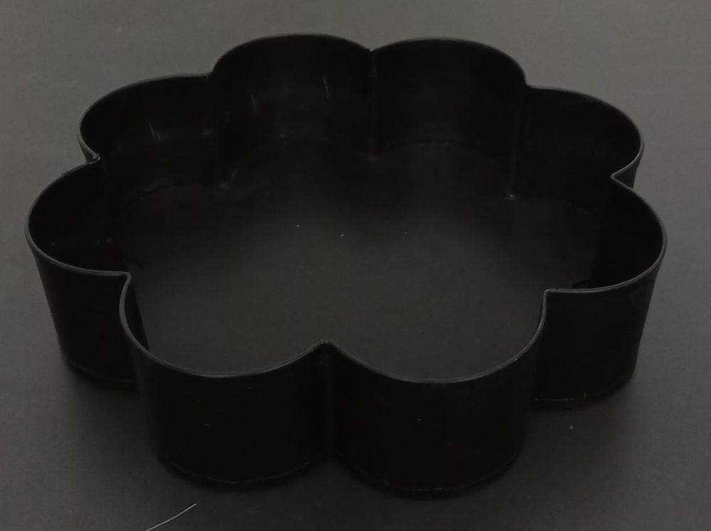 BLUMEN - BACKFORM* 2 - TEILIG/DM 25.5/H 6.2CM/LEICHT ROSTIG (Gebraucht ...