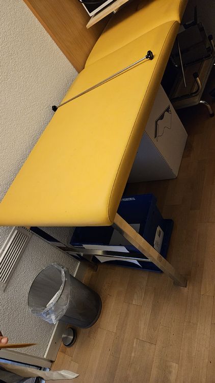 Stabile Therapieliege gelb, Abholung Biel/Bienne (Gebraucht) in Ostermundigen für CHF 1 – nur ...