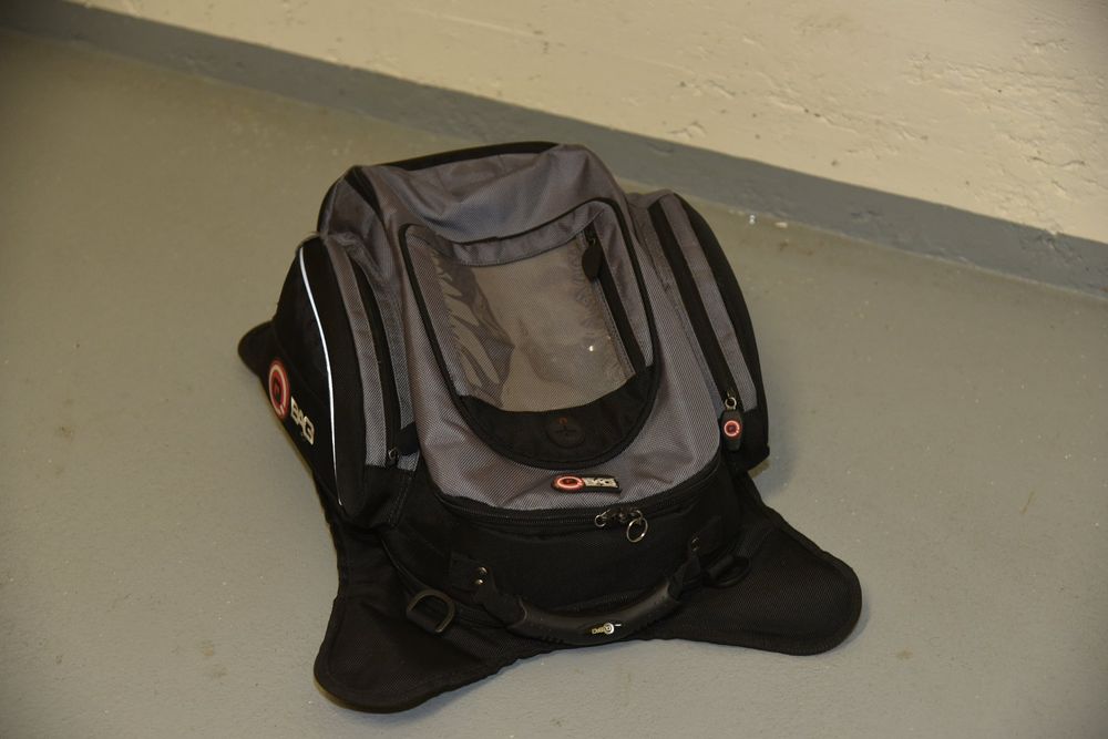 QBag - Magnet Tankrucksack (Gebraucht) in Attinghausen für CHF 10 – mit ...