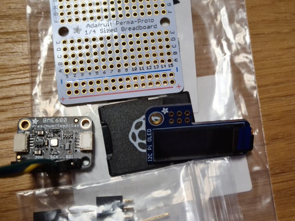 Raspberry Pi 3 B+ & i2c Pi OLED & BME680 Gas Sensor (Gebraucht) in ...