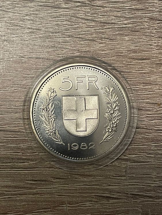 5 Franken 1982 unzirkuliert - 5 francs (Gebraucht) in Estavayer-le-Lac für CHF 7 – mit Lieferung ...