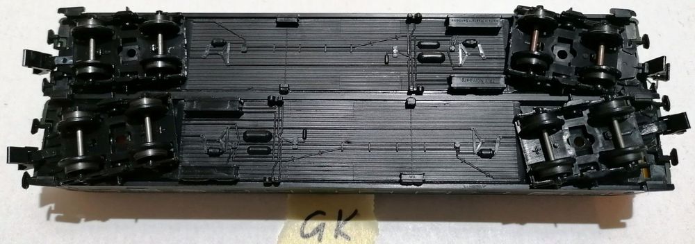 GK) Schnellzugwagen 1/2 Klasse 2 Stück, Trix Express (Gebraucht) in Brittnau für CHF 34 – mit ...