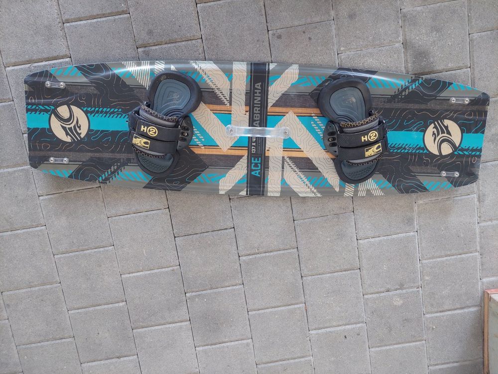 Kitebrett Twintip (Gebraucht) in Naters für CHF 290 – nur Abholung auf ...