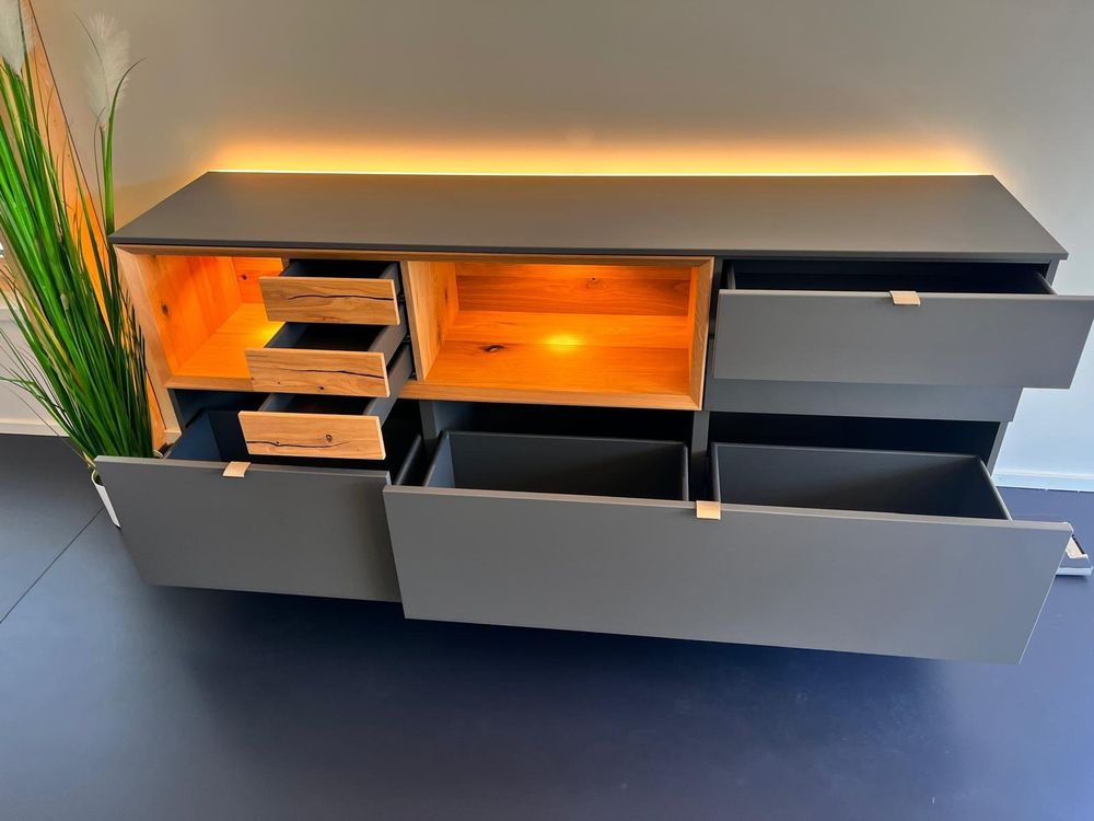 Schönes Sideboard mit Beleuchtung von Möbel Egger (Neu (gemäss ...