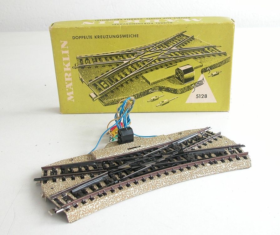 Märklin M-Gleis Kreuzungsweiche elektr. 5128 Spur H0 (Gebraucht) in ...