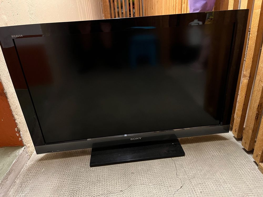Sony Bravia 2010 (Gebraucht) in Aesch BL für CHF 7 – nur Abholung auf ...