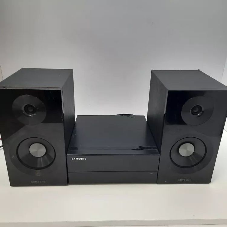 Mini Chaine SAMSUNG CD MP3 Tuner FM avec télécommande (Gebraucht) in ...