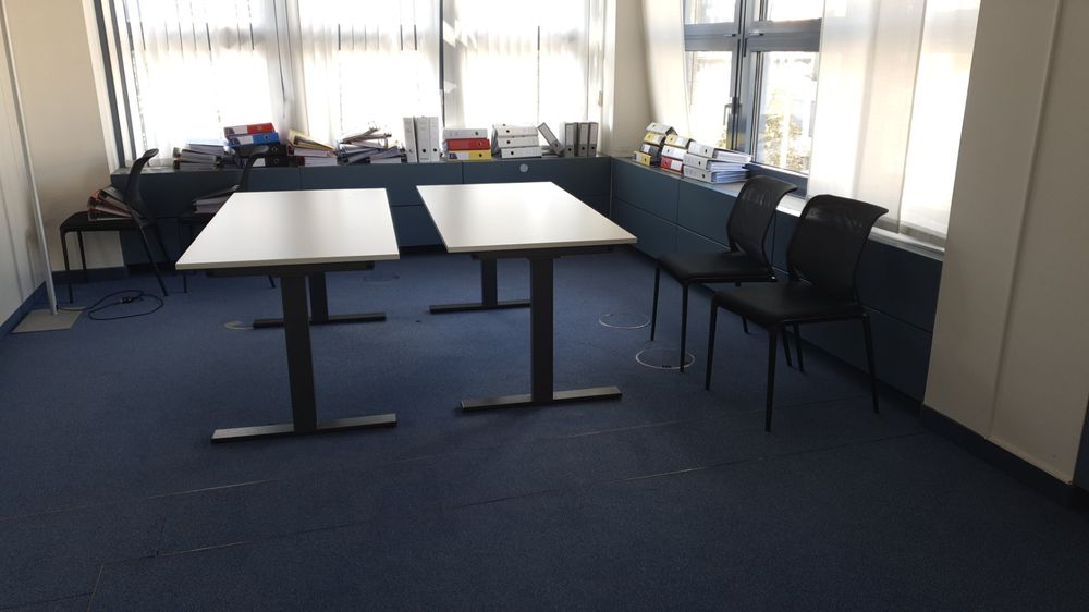 2 tische (Gebraucht) in Muri AG für CHF 21 – nur Abholung auf Ricardo ...