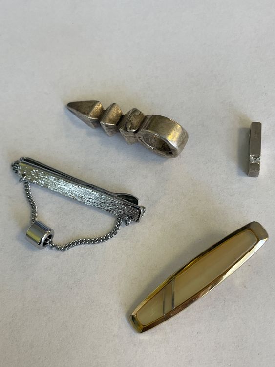 broschen und anhänger (46) (Gebraucht) in Bonstetten für CHF 4 – mit ...