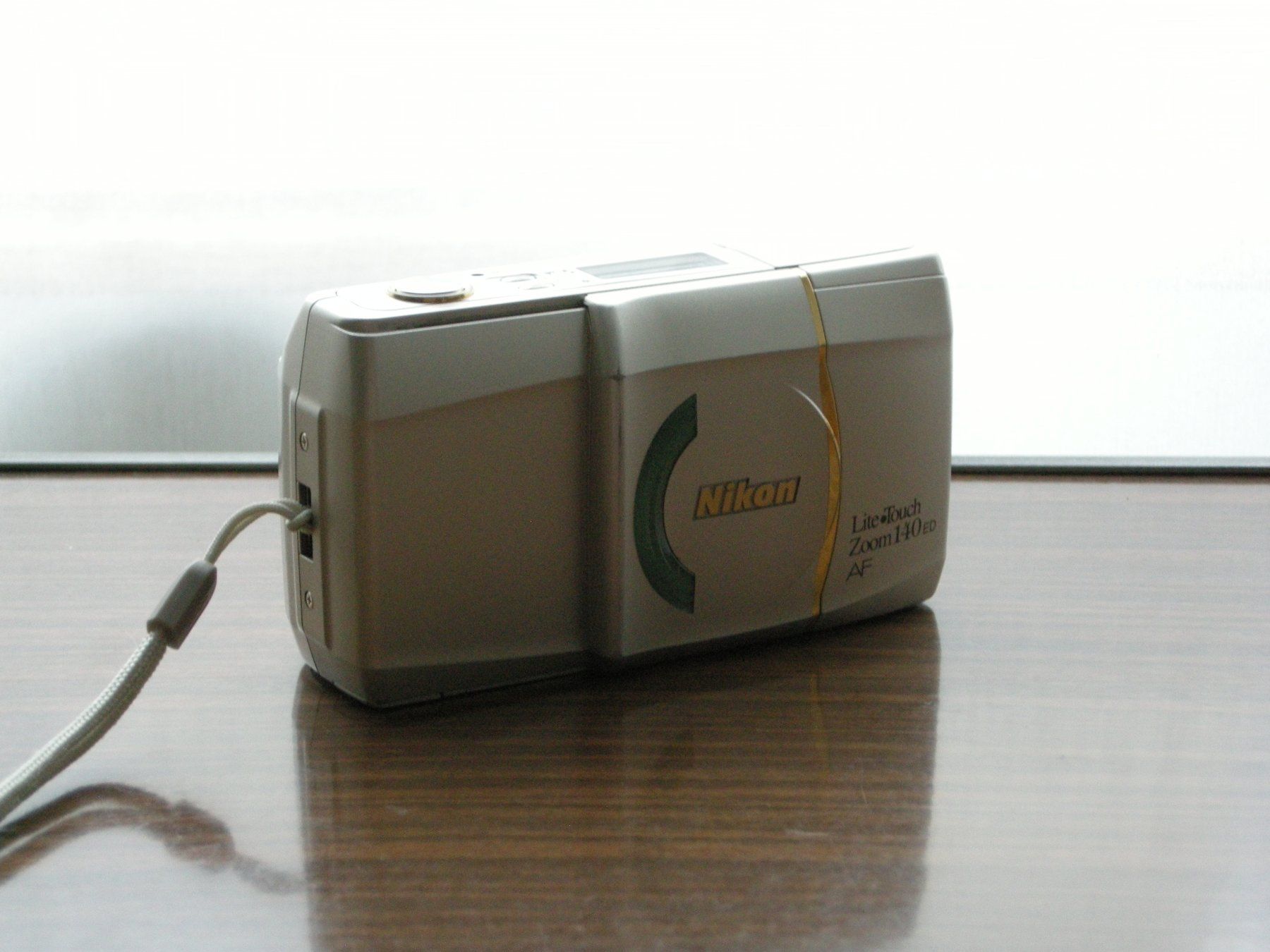 Nikon Lite Touch Zoom 140 AF analoge Point and Shoot Kamera (Gebraucht ...