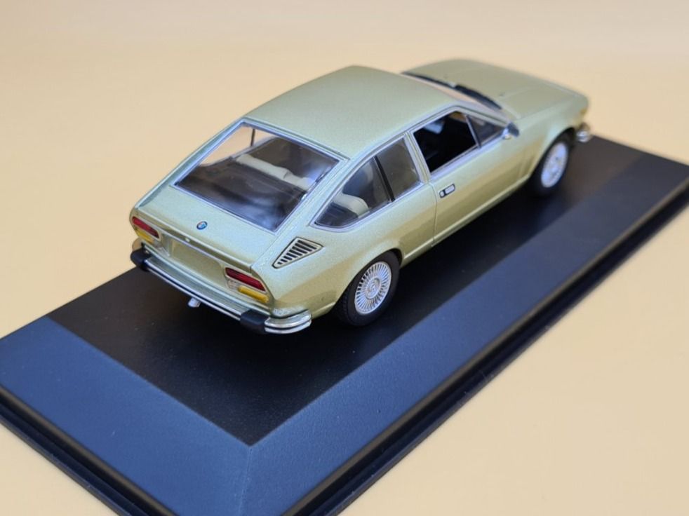 Minichamps Alfa Romeo Alfetta GT Verde Oliva met. 1:43 (Neu und ...