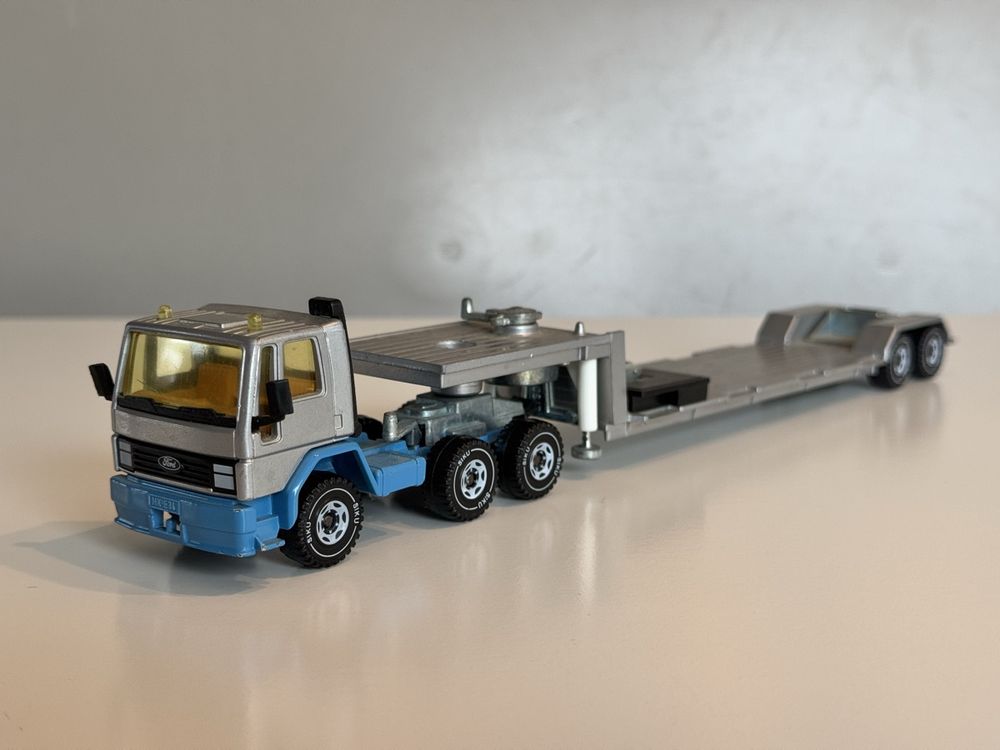 SIKU Ford Zugmaschine und Tieflader Anhänger | Kaufen auf Ricardo