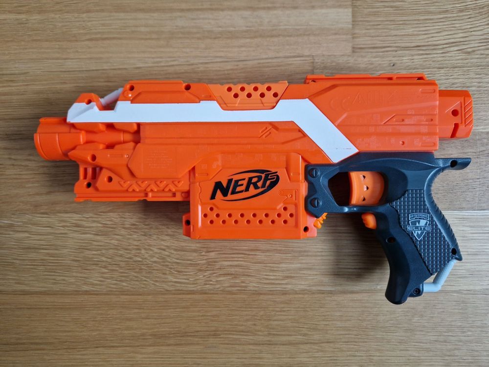 Nerf Guns Set (2 Waffen, 3 Magazine, 45 Darts) (Gebraucht) in Rüti ZH ...