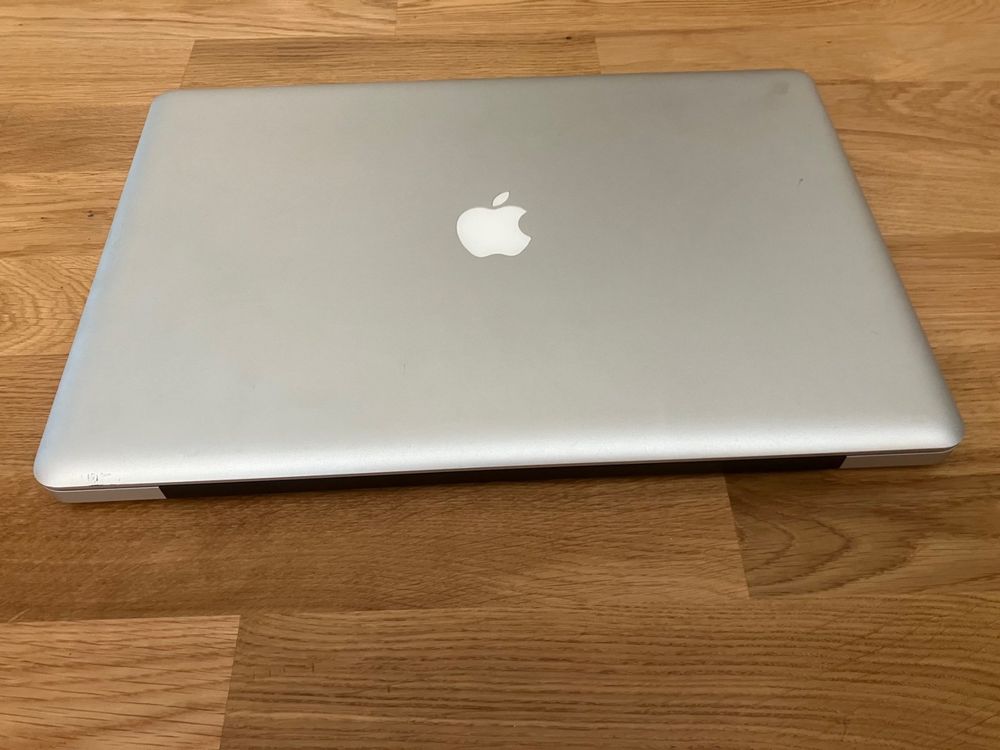 Apple MacBook Pro 17" - A1297 - DEFEKT (Defekt) in Männedorf für CHF 28 ...