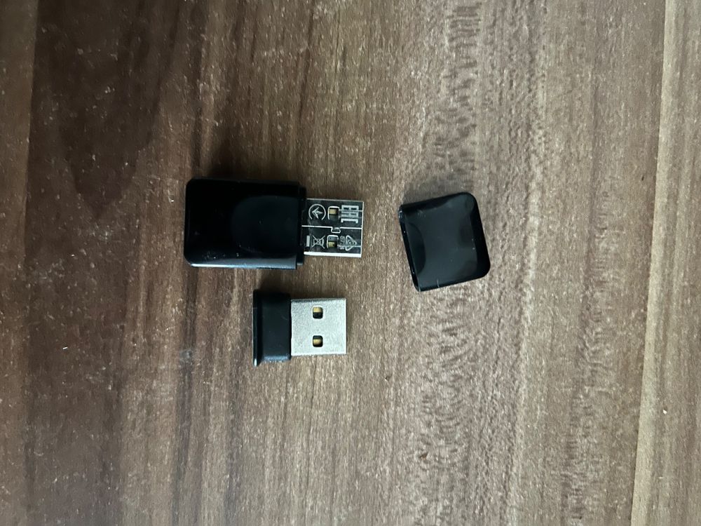 Bluetooth und WLAN usb sticks (Gebraucht) in Olten für CHF 5 – mit ...