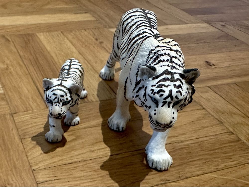 Schleich Weisse Tiger gross und klein (Gebraucht) in Winkel für CHF 6 ...