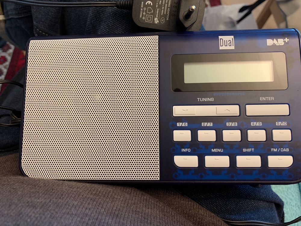 Dual DAB Radio (Gebraucht) in Schneisingen für CHF 2 – mit Lieferung ...