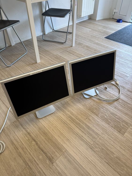 Apple Cinema Displays, 2 Stk. - guter Zustand (Gebraucht) in Hedingen ...