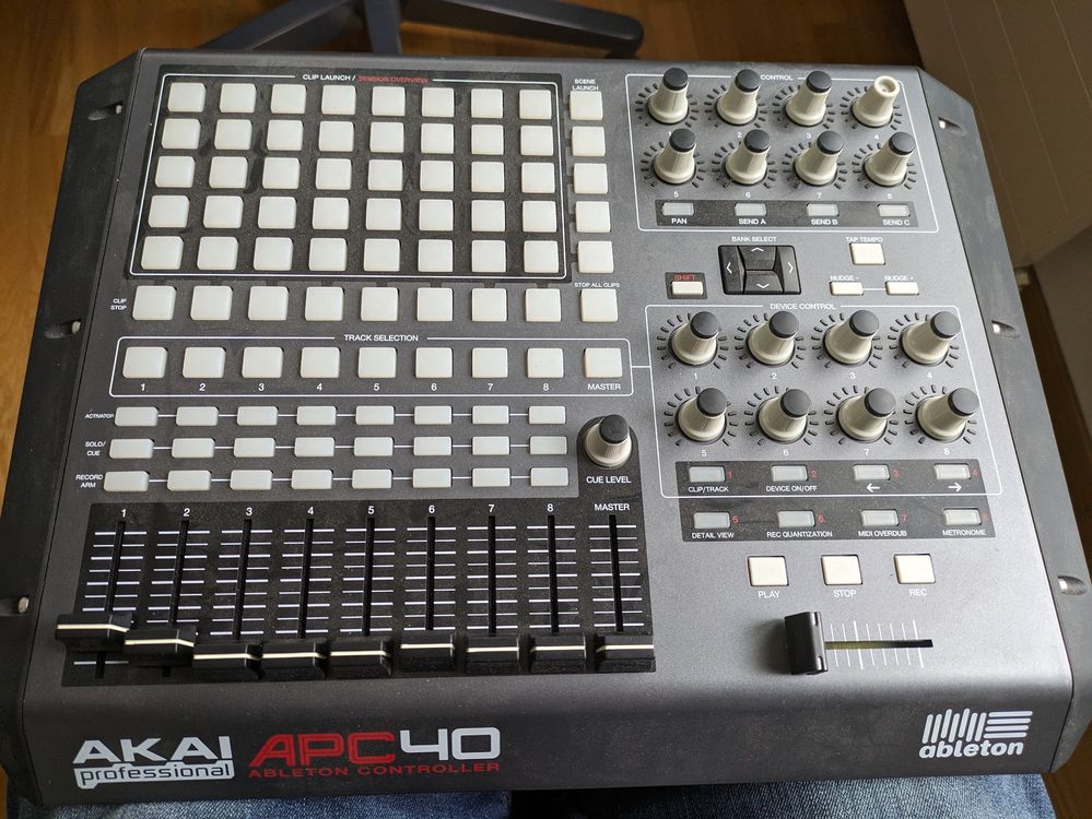 Akai APC 40 MK1 USB Midi Controller | Kaufen auf Ricardo