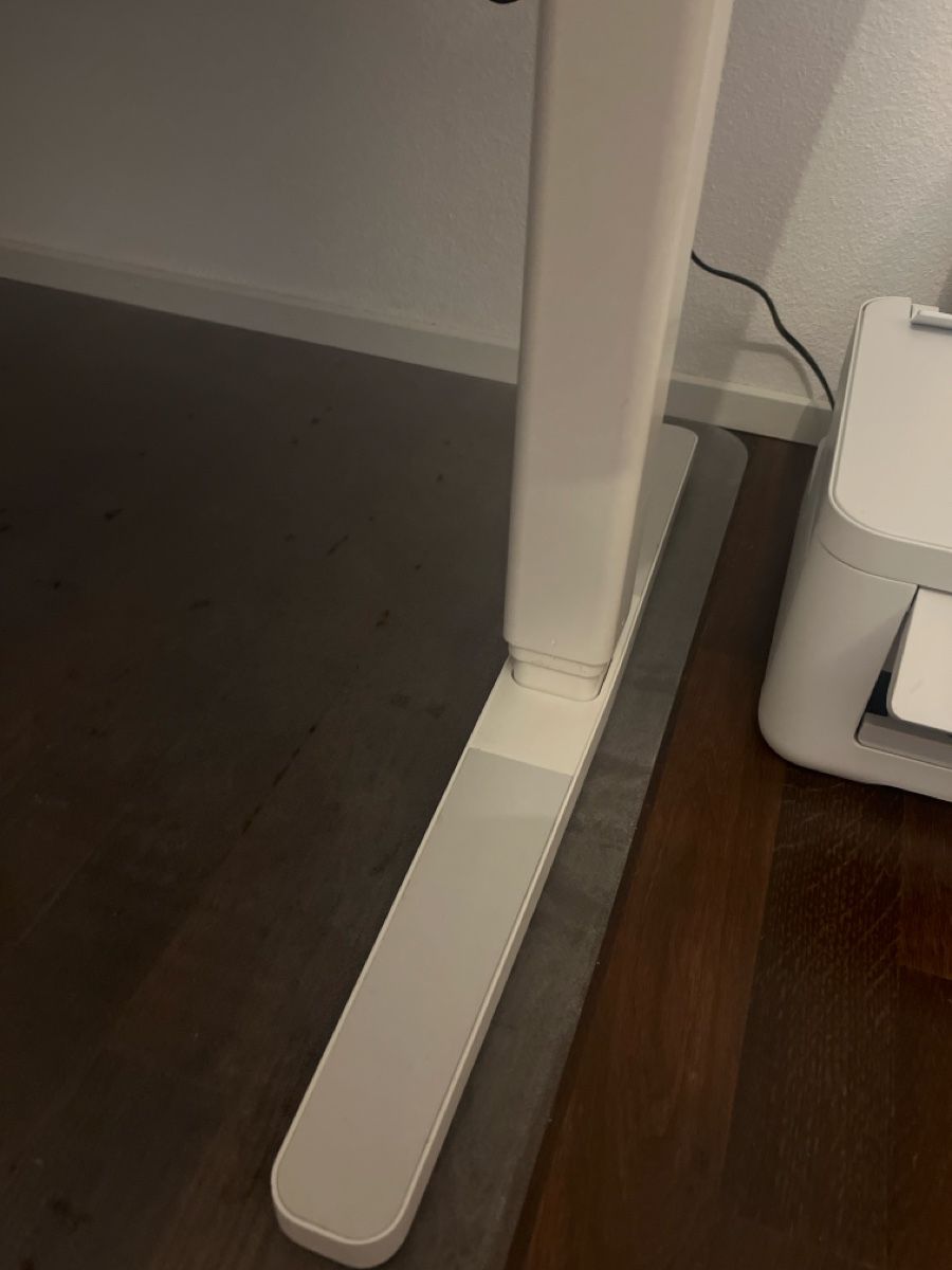 Yaasa Desk - White - desk top ok, defect motor (Defekt) in Zürich für ...