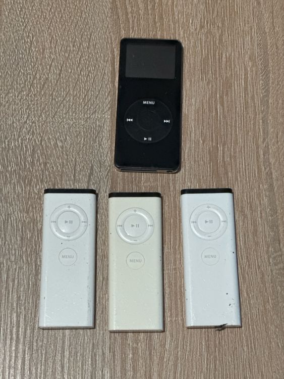 Apple Remote + 1 iPod 4gb (Défectueux) à Vevey pour CHF 15 – retrait ...