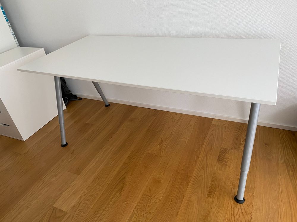 Schreibtisch THYGE (IKEA) 160x80 cm (Gebraucht) in Bremgarten AG für CHF 39 – nur Abholung auf ...