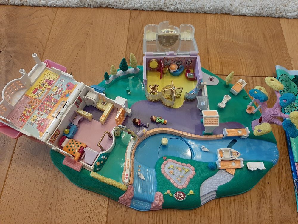 Polly Pocket Magical Moving Pollyville (Gebraucht) in Rickenbach ZH für ...