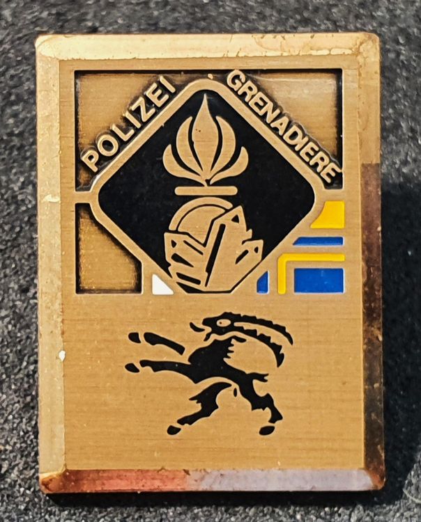 U668 - Pin Polizei Grenadiere Graubünden (Gebraucht) in Reinach BL für ...