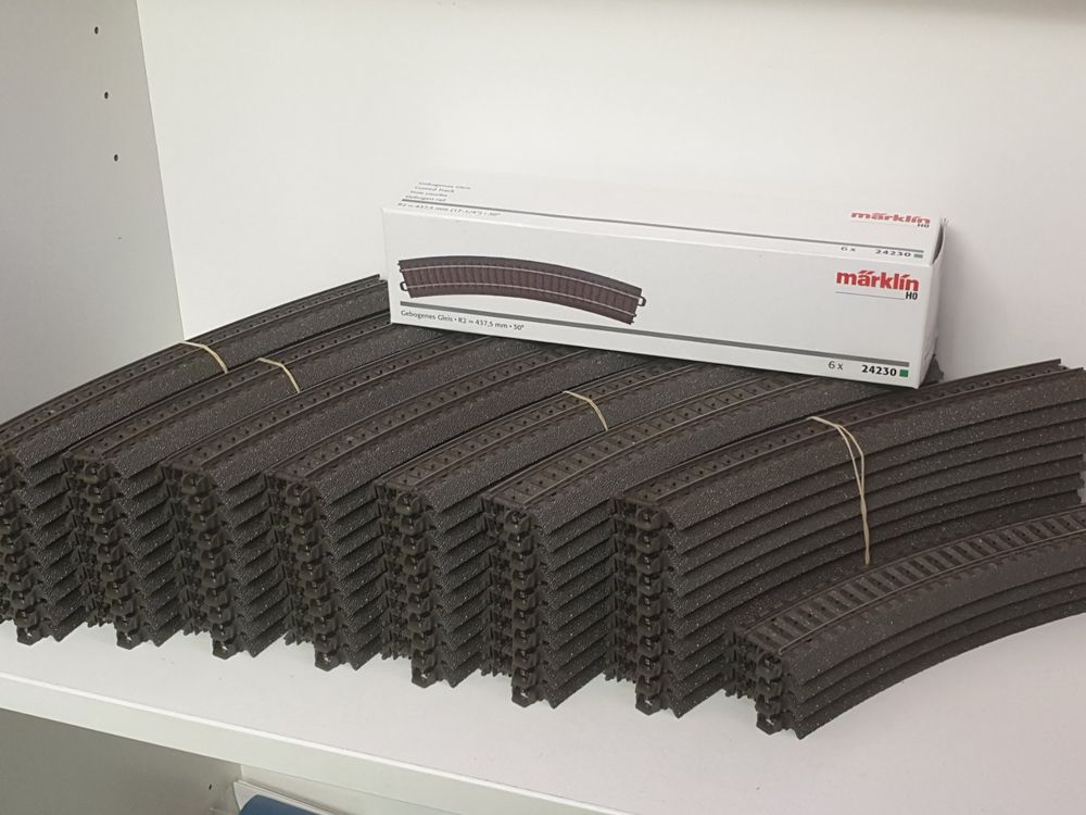 Märklin C-Gleis gebogen R2 24230 80x !! (Gebraucht) in Neuenhof für CHF 199 – mit Lieferung auf ...