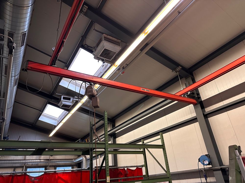 Lot 17 Fehr Hallenkran 15m länge 5m breite mit Kettenzug (Gebraucht) in ...