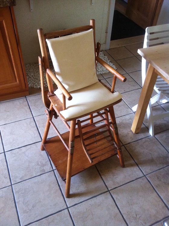 Chaise haute de table (convertible en bureau) (Gebraucht) in Vallamand ...