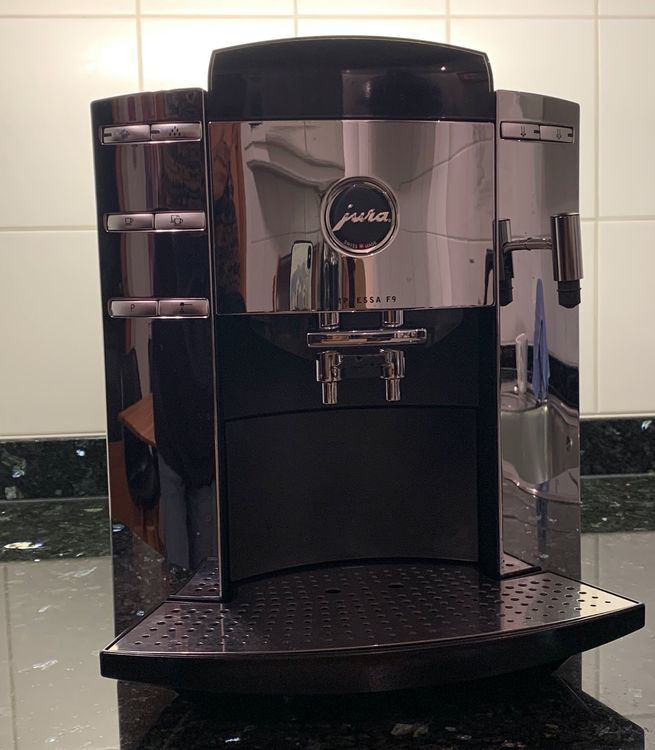 Jura Impressa F9 Kaffeevollautomat, guter Zustand (Gebraucht) in ...