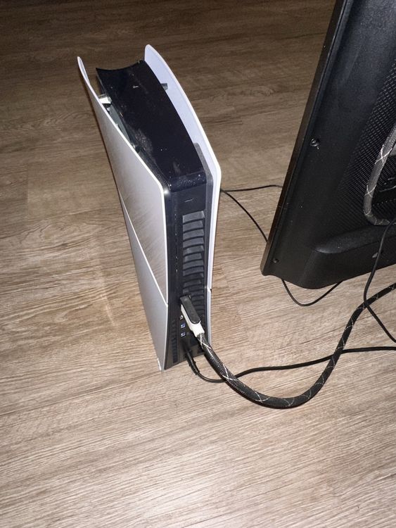 Sony PlayStation 5 (1TB)+Neuer Roter Controller 3 Monate Alt (Gebraucht ...