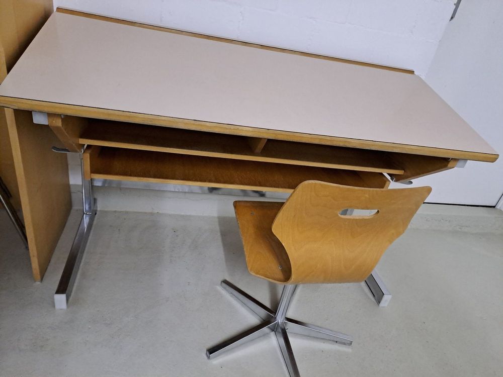 Schüler-Pult mit Stuhl (Holz-Metall, massiv&robust) (Gebraucht) in ...