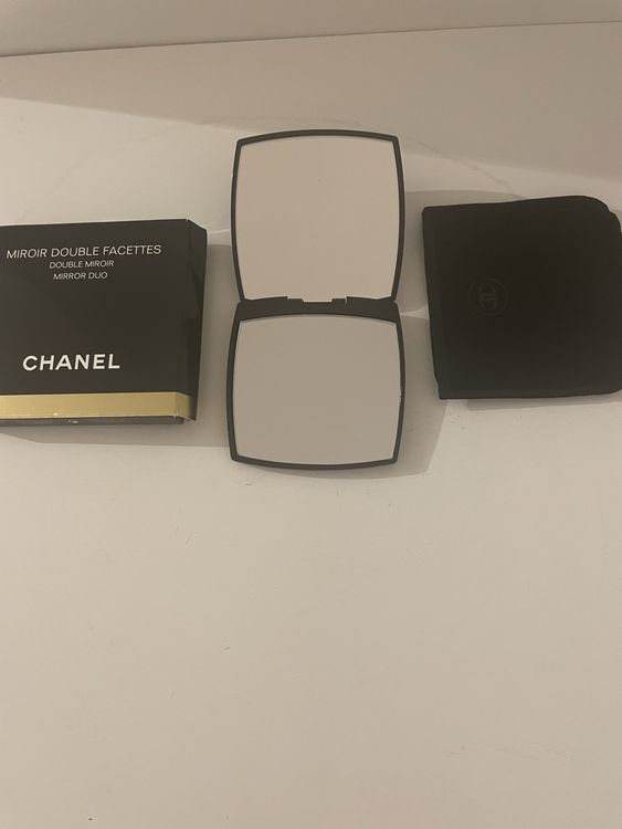 Chanel Miroir Double Facettes (Neu (gemäss Beschreibung)) in ...