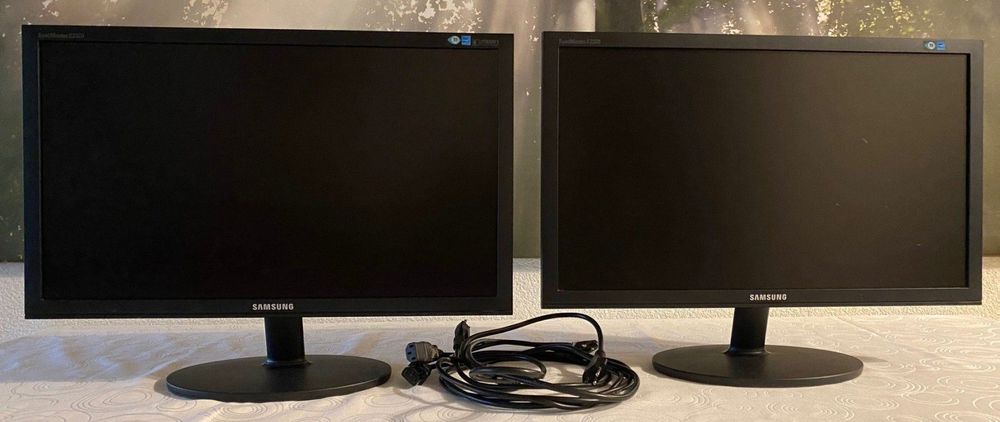 2 Samsung Bildschirme SyncMaster E2320 (Gebraucht) in Studen BE für CHF 51 – nur Abholung auf ...