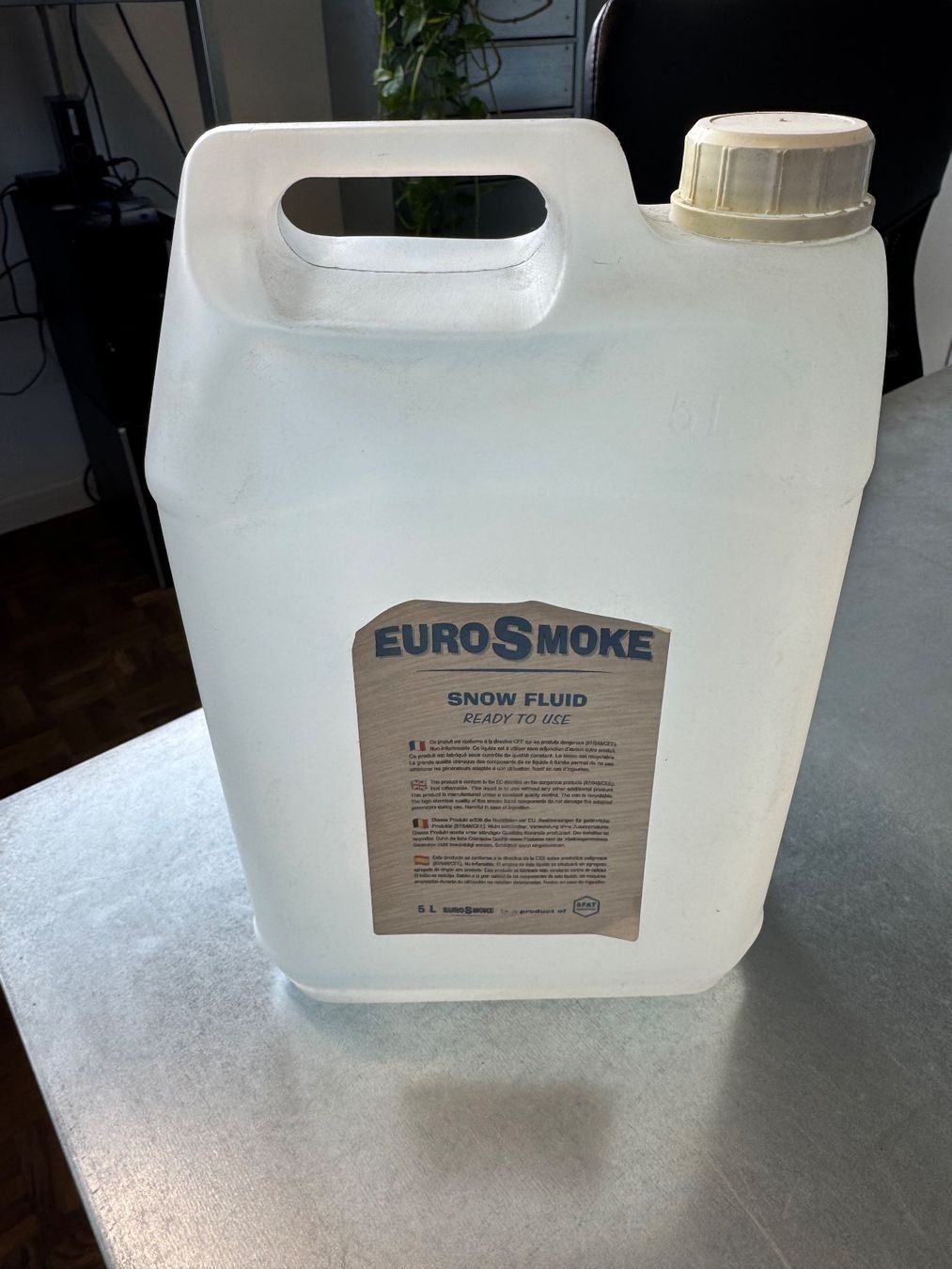 Euro Smoke Snow Fluid, 5 Liter - Winterzauber! (Neu und ...