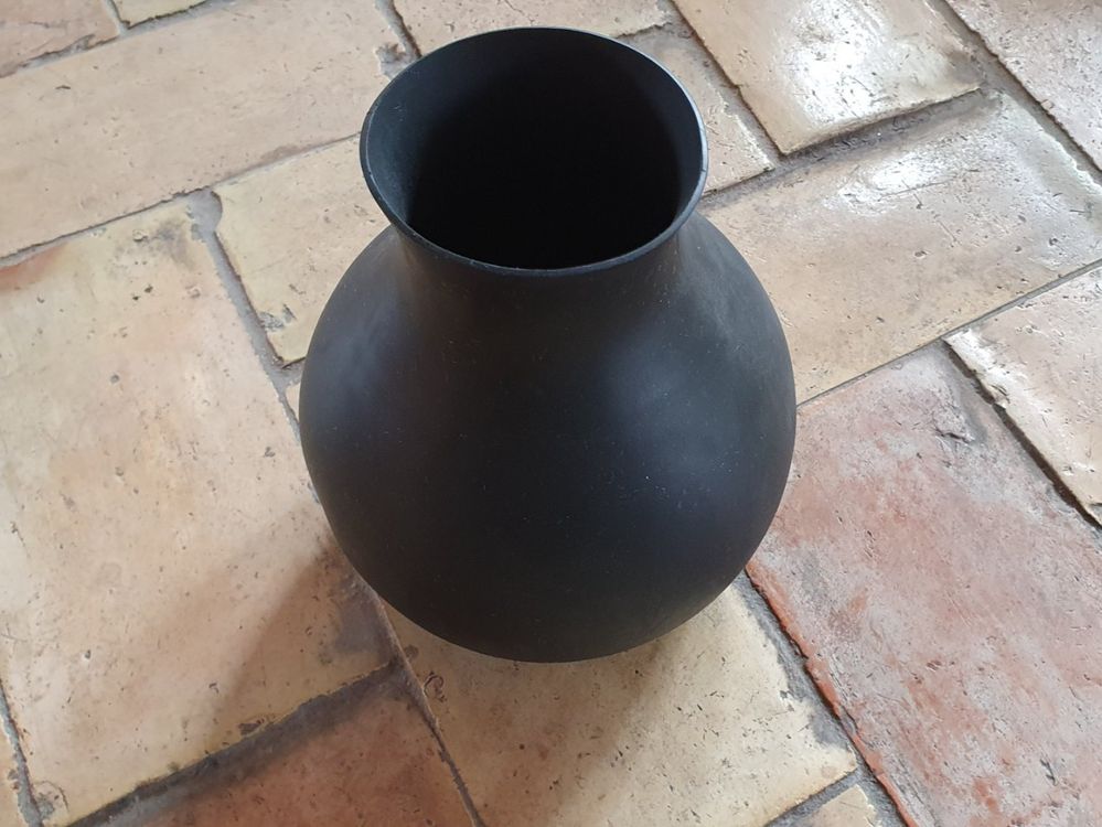 vase design en caoutchouc rubbervase noir - menu | Kaufen auf Ricardo
