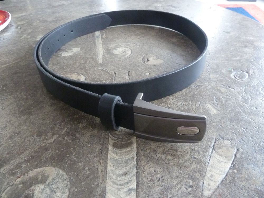 Ledergürtel 120 cm lang, 3 cm breit, neu, nie gebraucht (Neu und ...