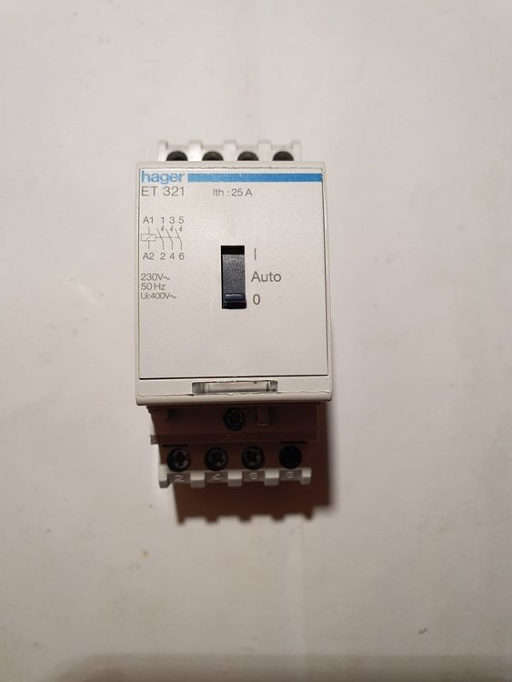 Tag/Nacht Schütz Hager ET 321 Hand-0-Automat 3-Polig (Gebraucht) in ...