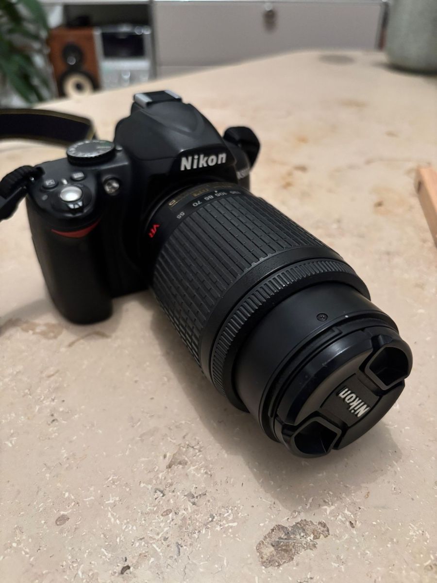 Nikon D3000–Kit complet: boîtier, deux objectifs, accessoire (Gebraucht ...
