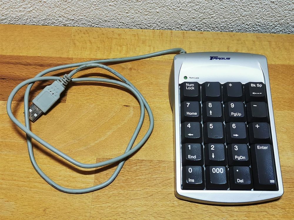 Externer USB Zahlenblock (Gebraucht) in Buchs ZH für CHF 12.5 – mit ...