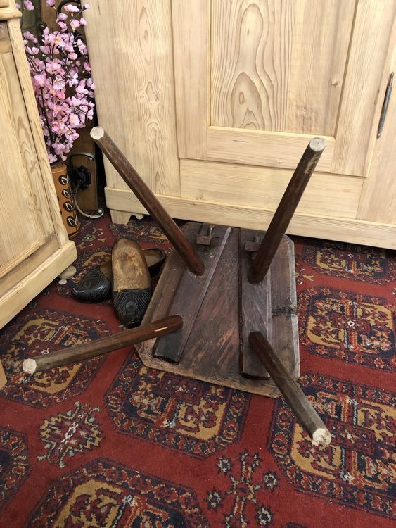 *RAUSVERKAUF* Stabelle / Stuhl massiv Holz antik stabil (Gebraucht) in ...