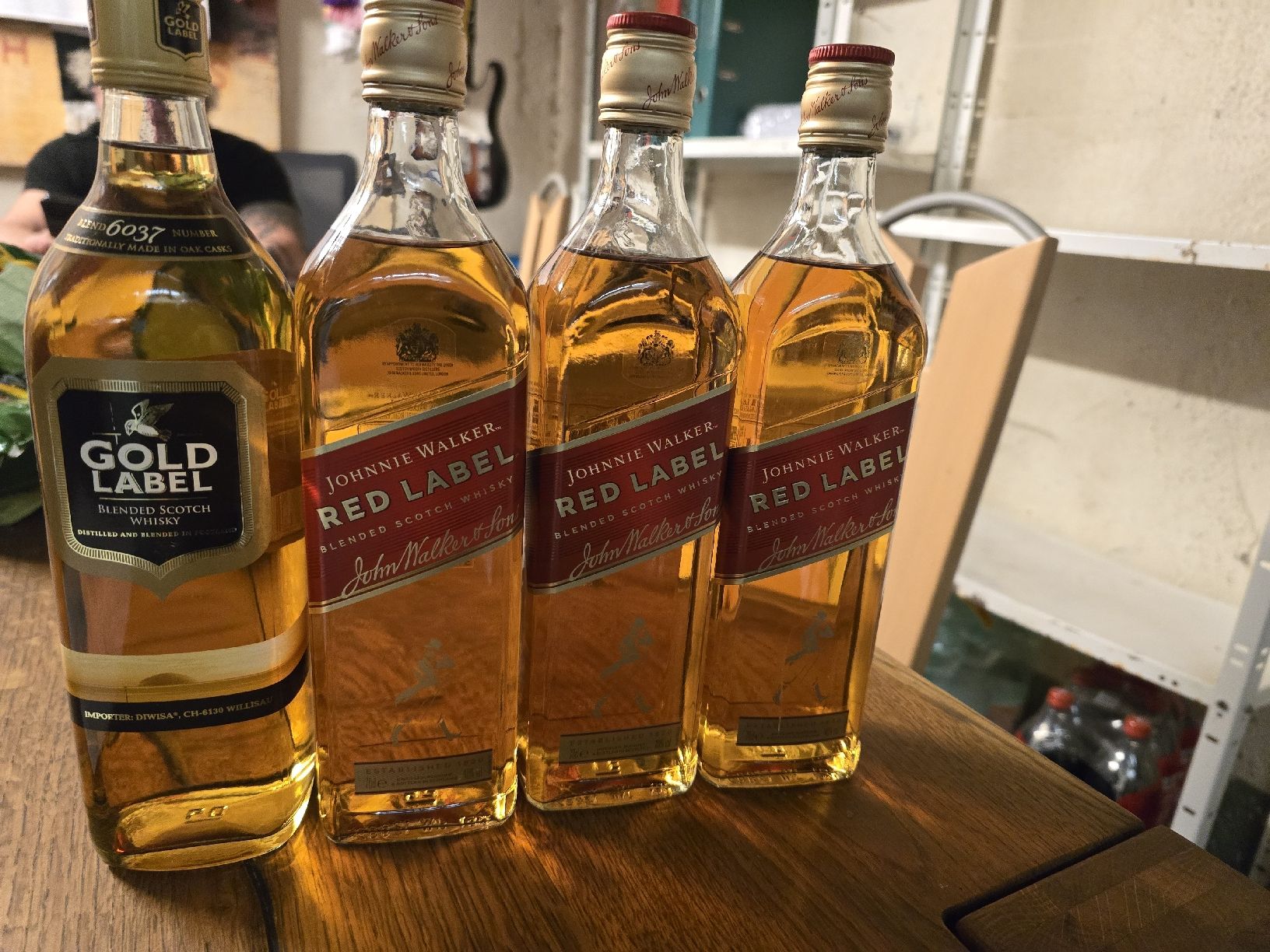 Johnnie Walker Red & Gold Label Scotch, 4 Flaschen (Neu und ...