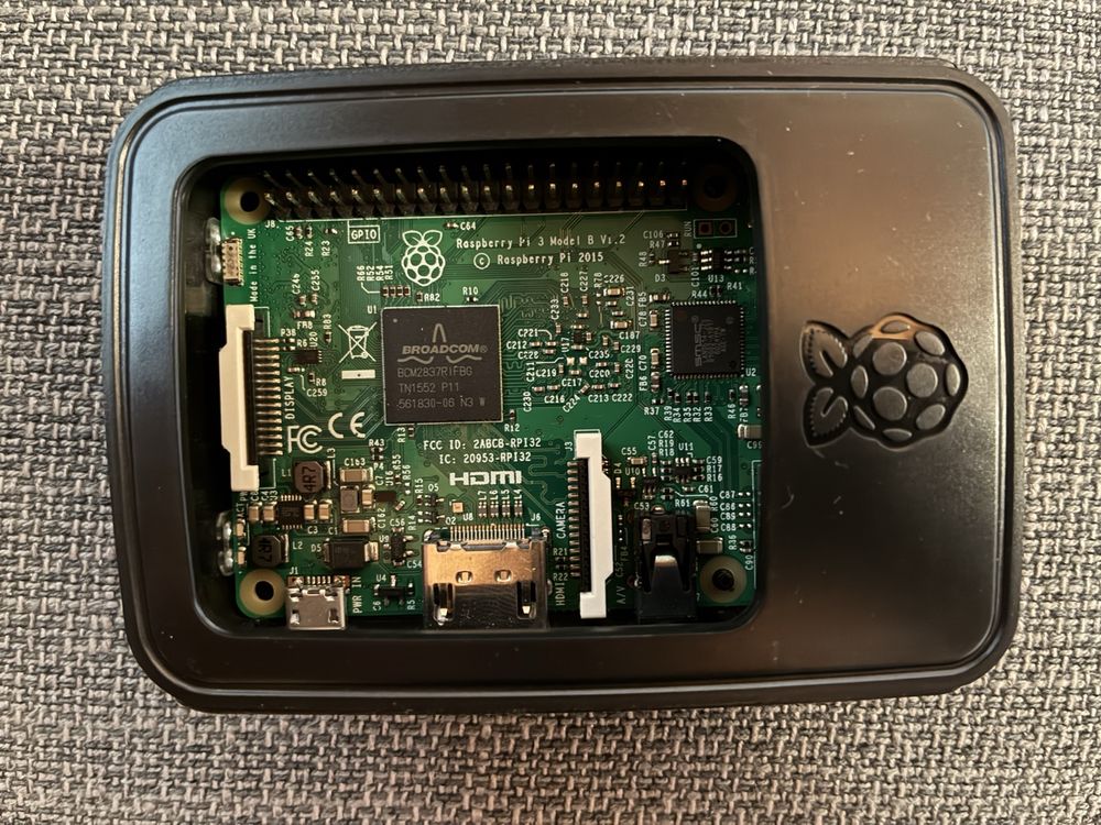 Raspberry Pi 3 Model B, avec boîtier noir - parfait! (D'occasion) à ...