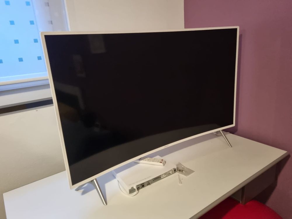Samsung UHD 4K Curved Smart TV (Neu (gemäss Beschreibung)) in Roggwil ...